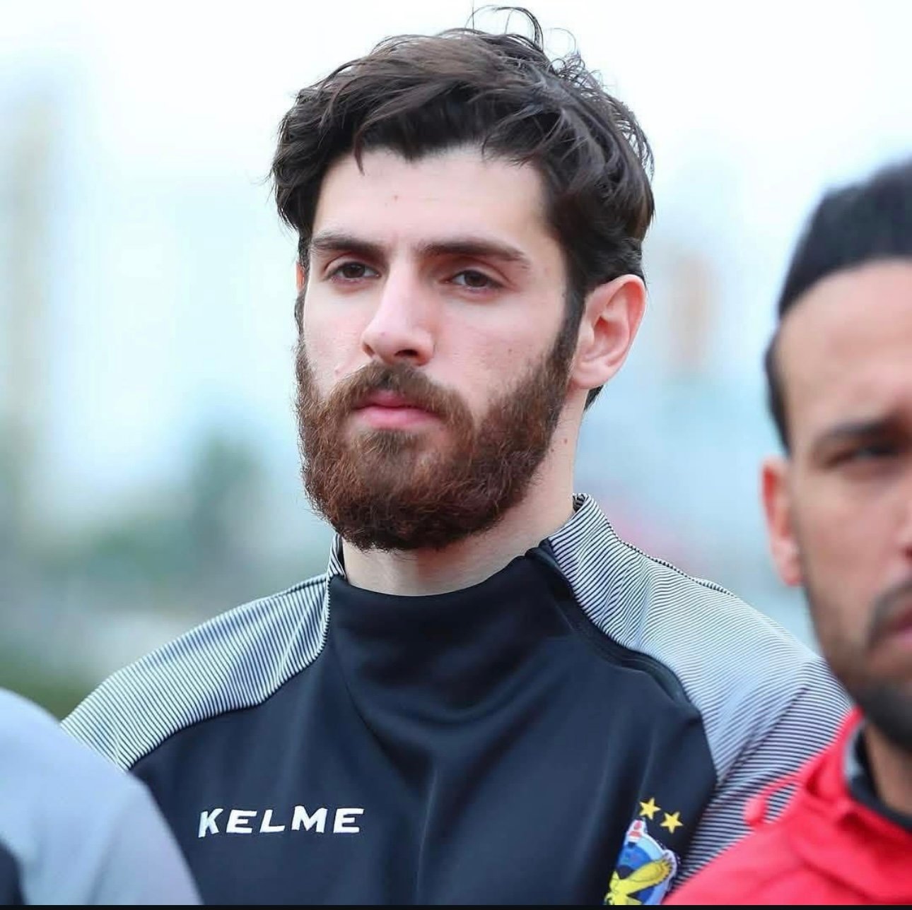 بعد التعزية.. والد الحسيني: بيان نادي الجوية بشأن عائلتنا غير صحيح أنا وزوجتي بخير - ايشان